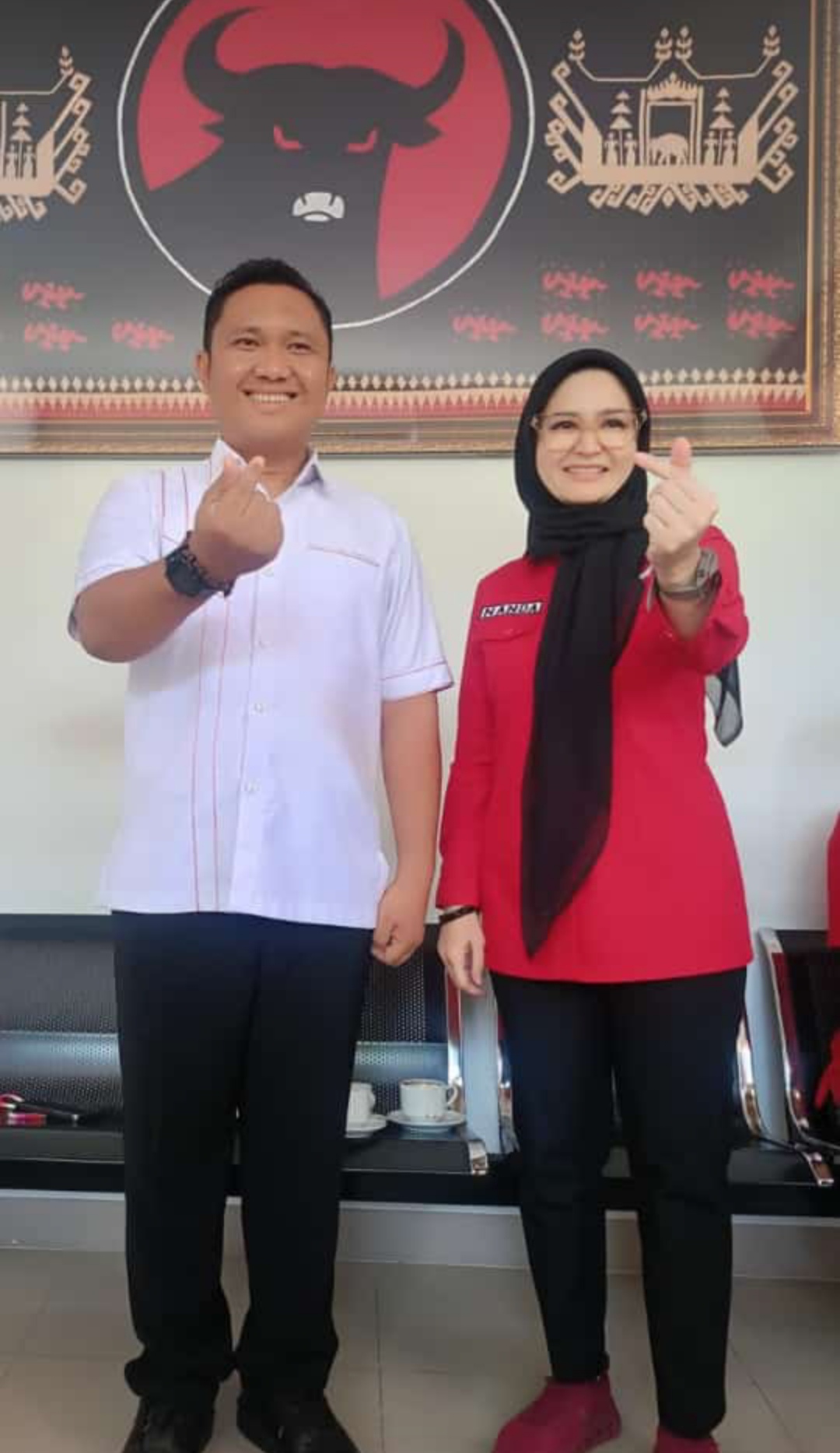 PDIP Berikan Surat Tugas Kepada Nanda – Antonius Untuk Pilkada ... PDIP Berikan Surat Tugas Kepada Nanda – Antonius Untuk Pilkada ...